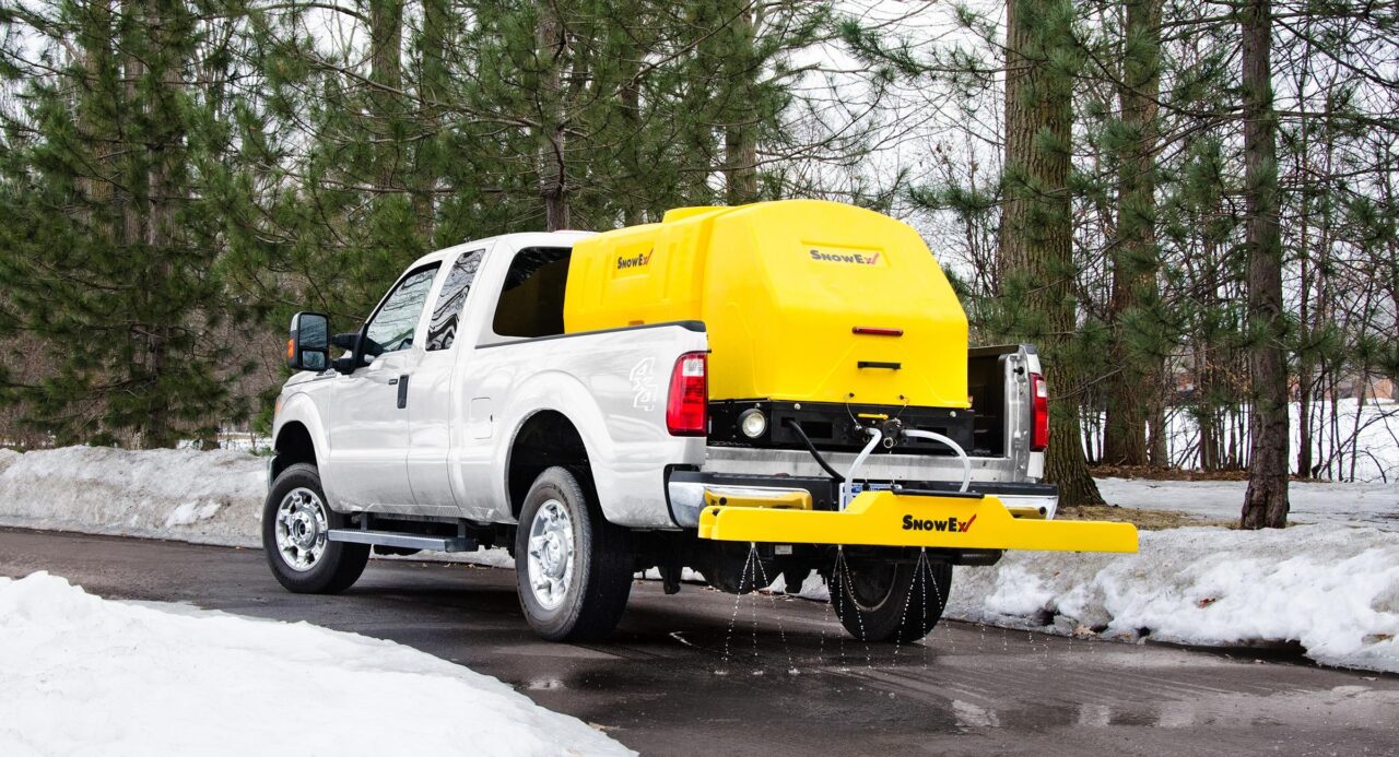 AccuSpray™ Liquid Sprayer | SnowEx®