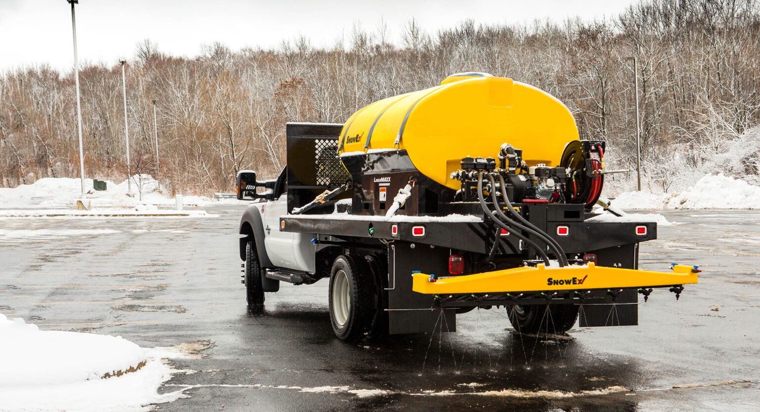 Liqui Maxx™ Liquid Sprayer | SnowEx®