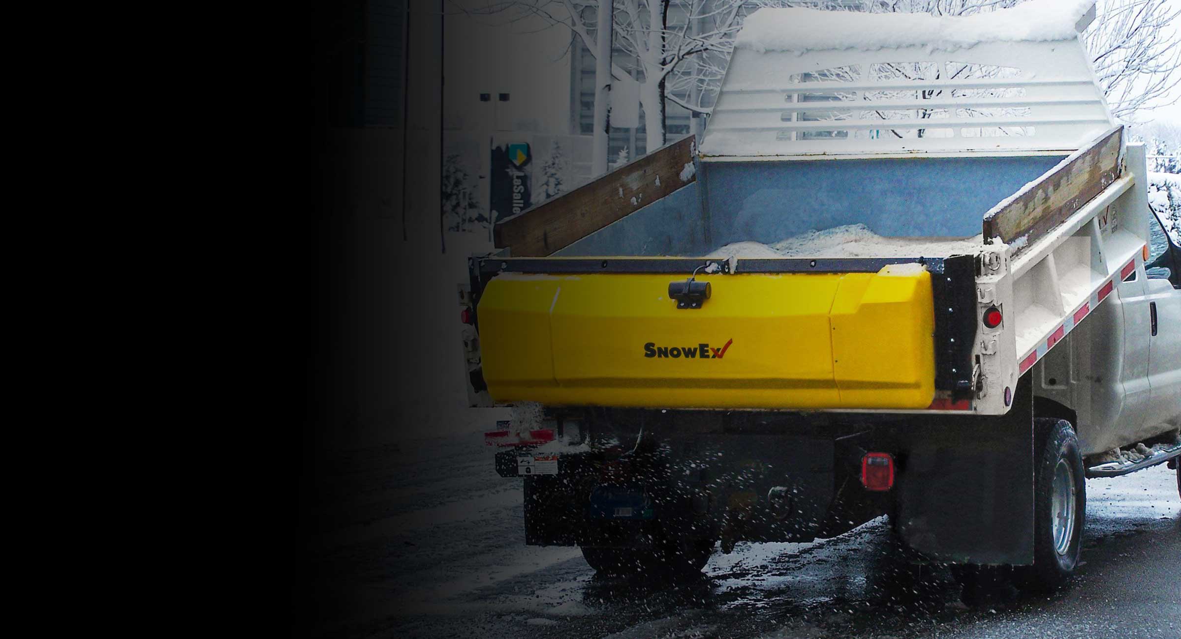 V-Maxx™ SP-2400 Tailgate Spreaders | SnowEx®