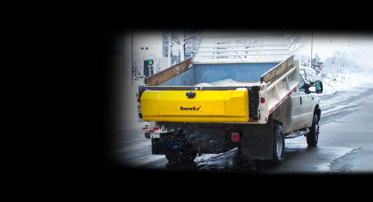 V-Maxx™ SP-2400 Tailgate Spreaders | SnowEx®