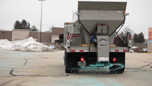 Renegade™ Hopper Spreader 1.5 - 5.0 cu yd | SnowEx®