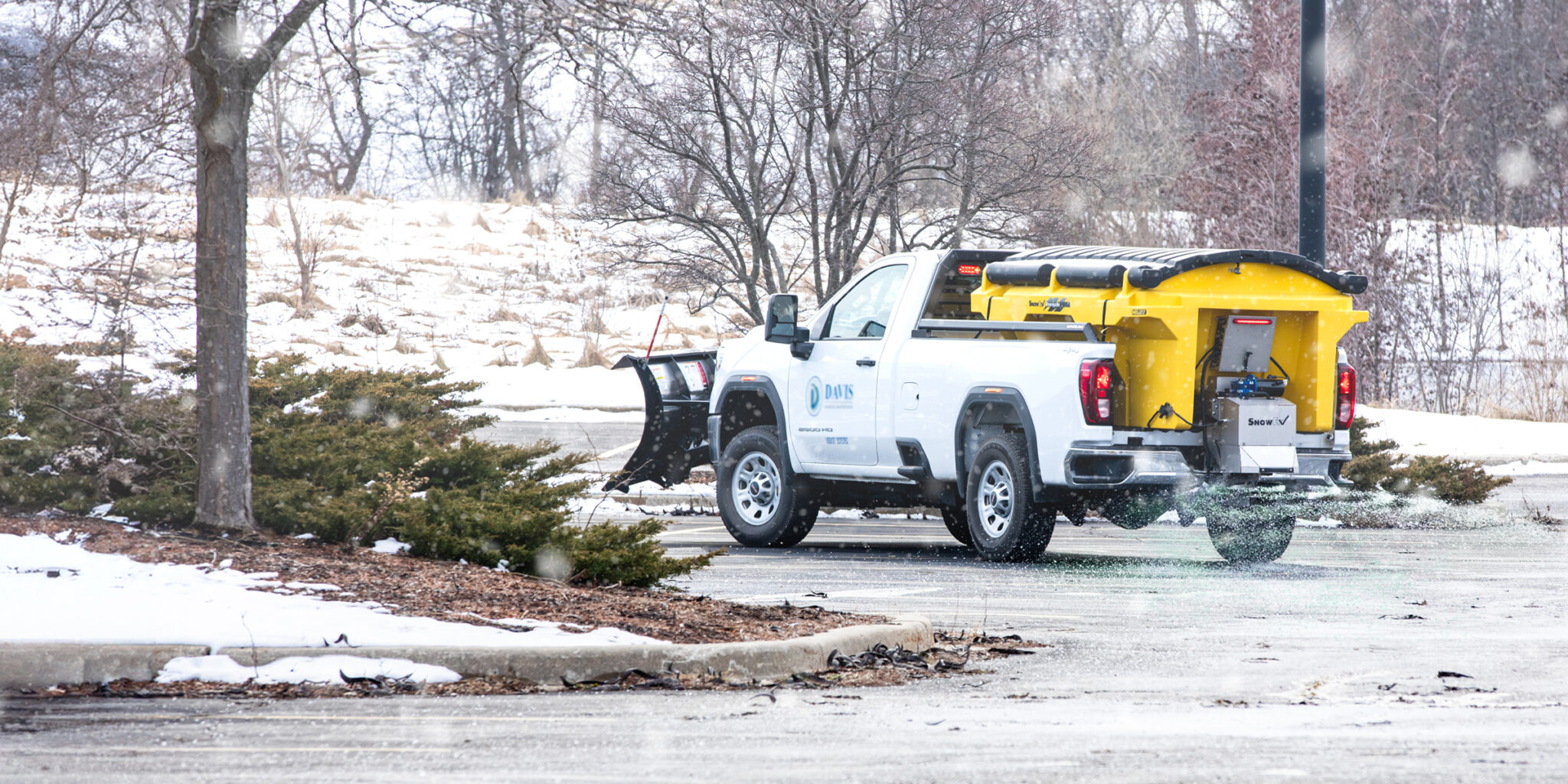 Renegade™ Poly Hopper Spreader | SnowEx®